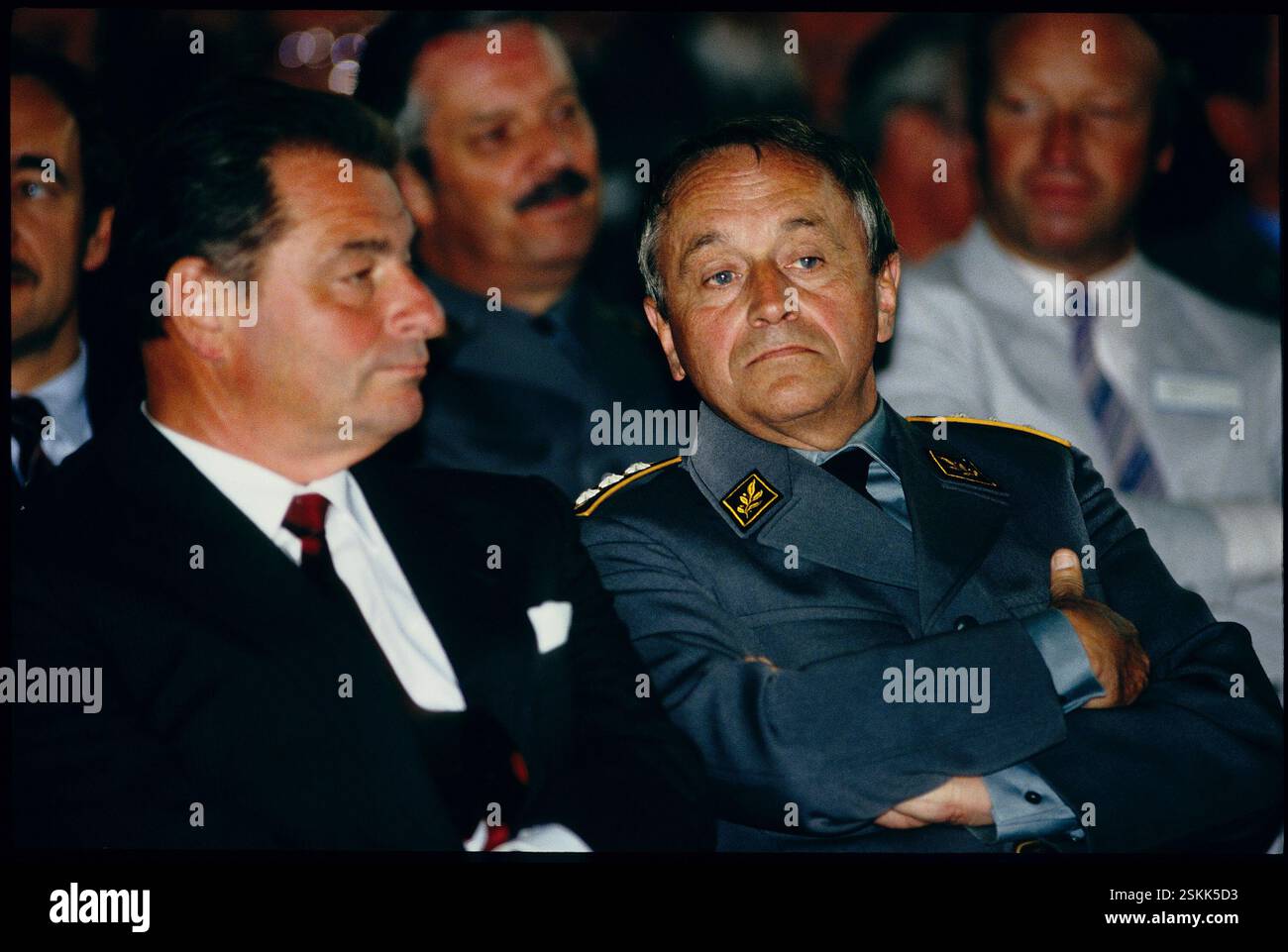 Bundesrat Jean Pascal Delamuraz und Korpskommandant Roger Mabillard ...