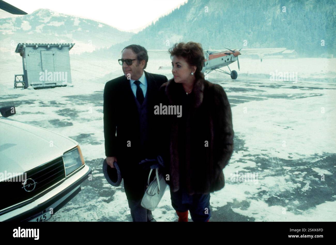 Victor Luna, Elizabeth Taylor in Gstaad#Victor Luna, Elizabeth Taylor ...