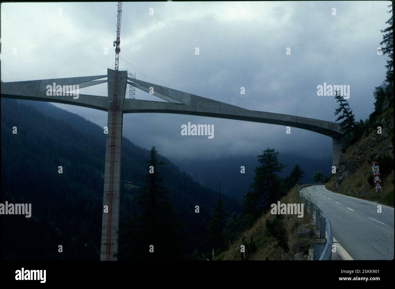 Bau der Ganter-Brücke auf der Simplon-Strasse 1980#Building of Ganter ...