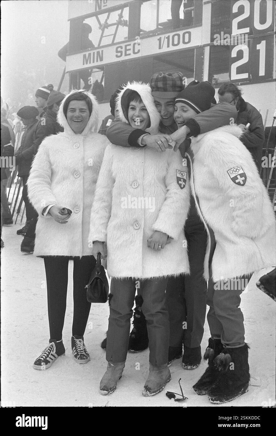 Olympische Spiele Grenoble 1968: Zuschauer bei Skirenner#Olympic Games ...