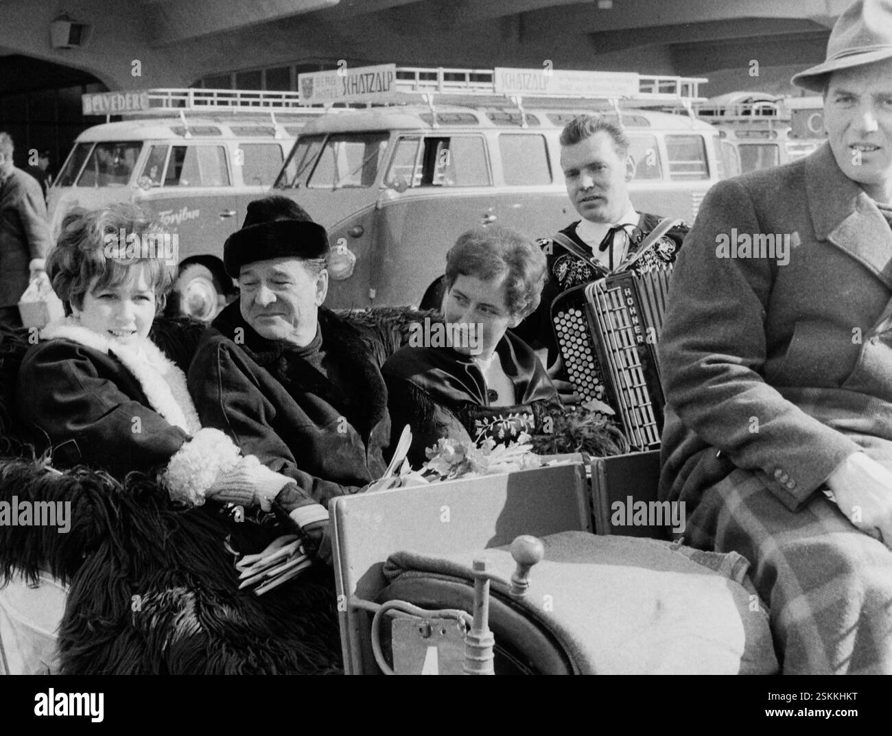 Anthony Mann mit Ehefrau Anna: Empfang in Davos 1966#Anthony Mann with ...