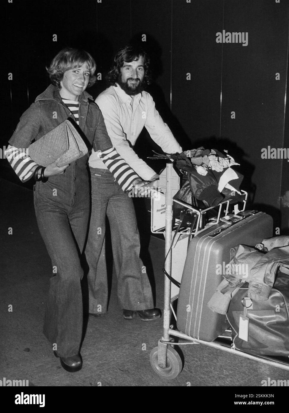 Rückkehr von Innsbruck 1976: Heini Hemmi mit Gattin Susi#Return from ...