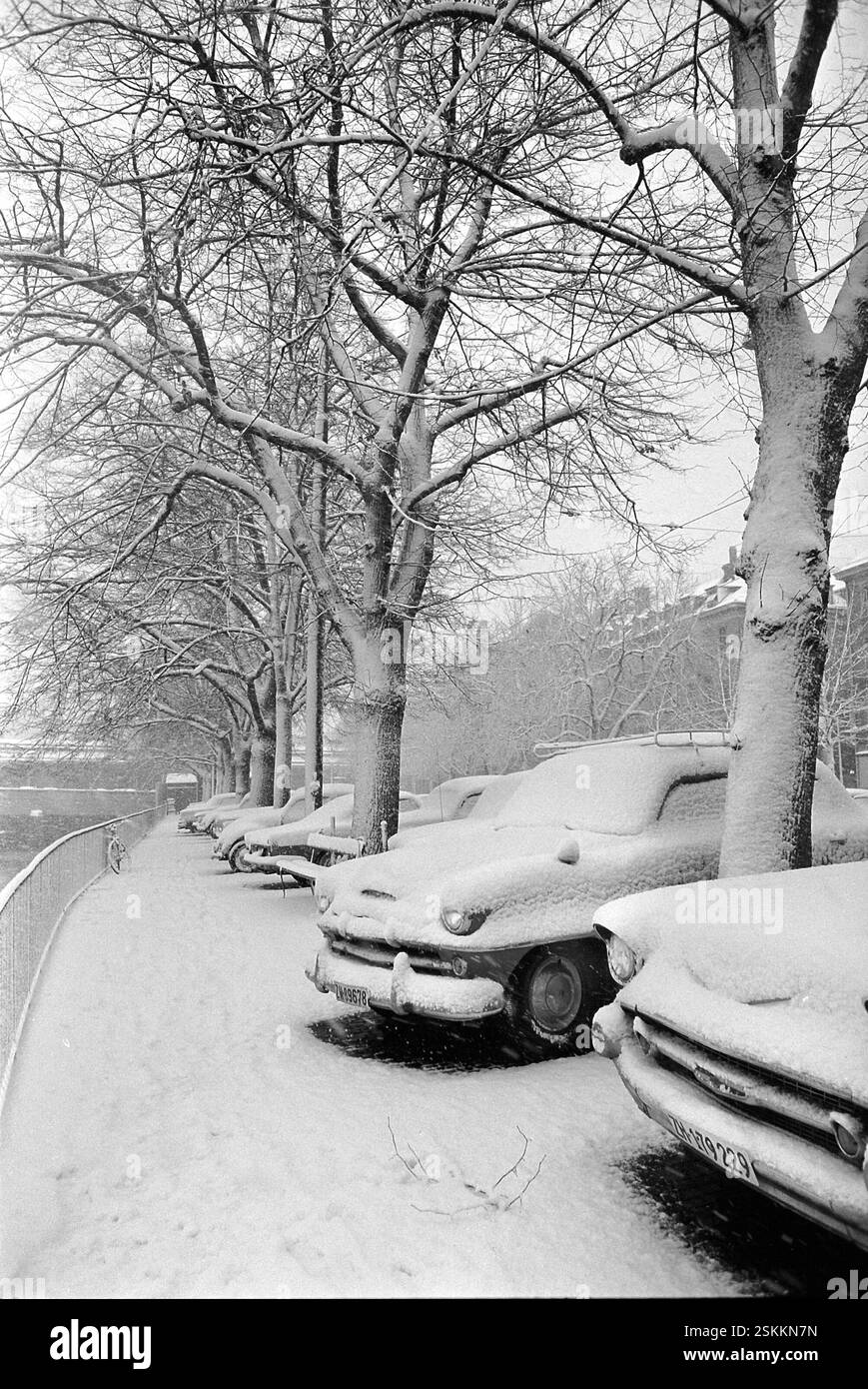 Winter 1964 Black and White Stock Photos & Images - Alamy