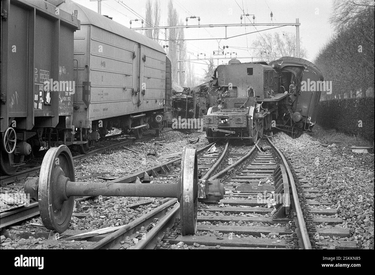 Zug, Rad, Räder#wheel, wheels--- Eisenbahn-Unfall in Zürich-Wollishofen ...