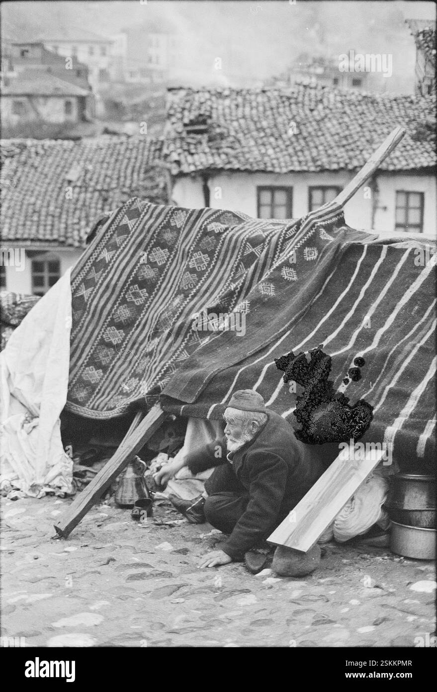 Erdbeben in Gediz und Emet, Südtürkei 1970: Notunterkunft#Earthquake in ...