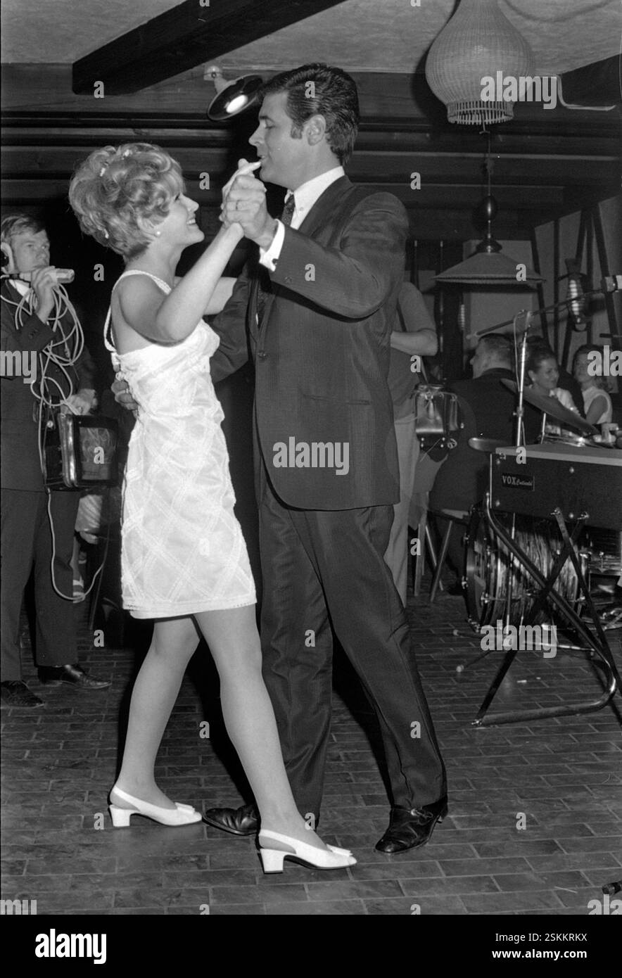 Hochzeitsfeier von Irene und Mäni Weber 1968#Irene and Mäni Weber-s ...