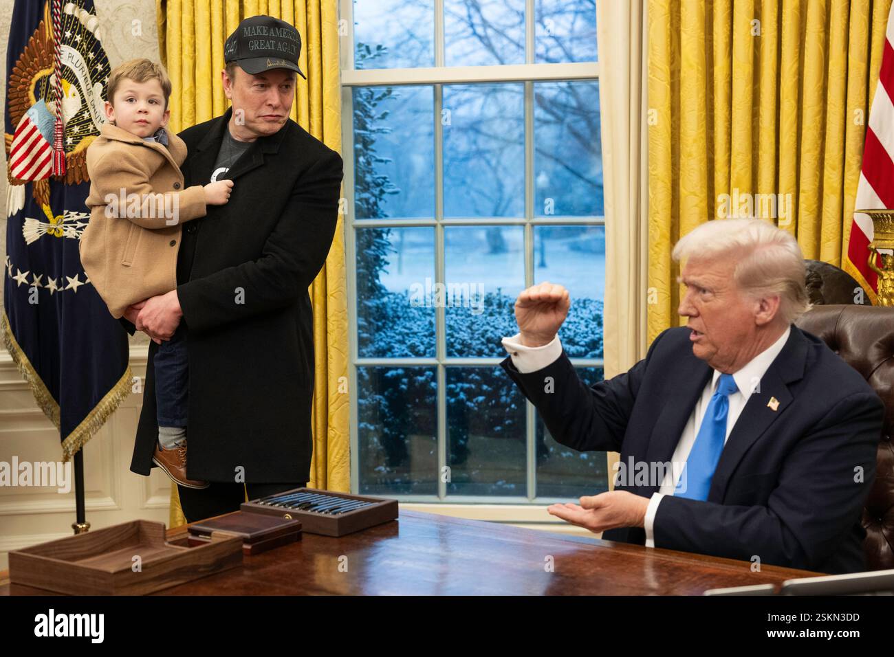 Elon musk and donald trump hi-res stock photography and images - Alamy