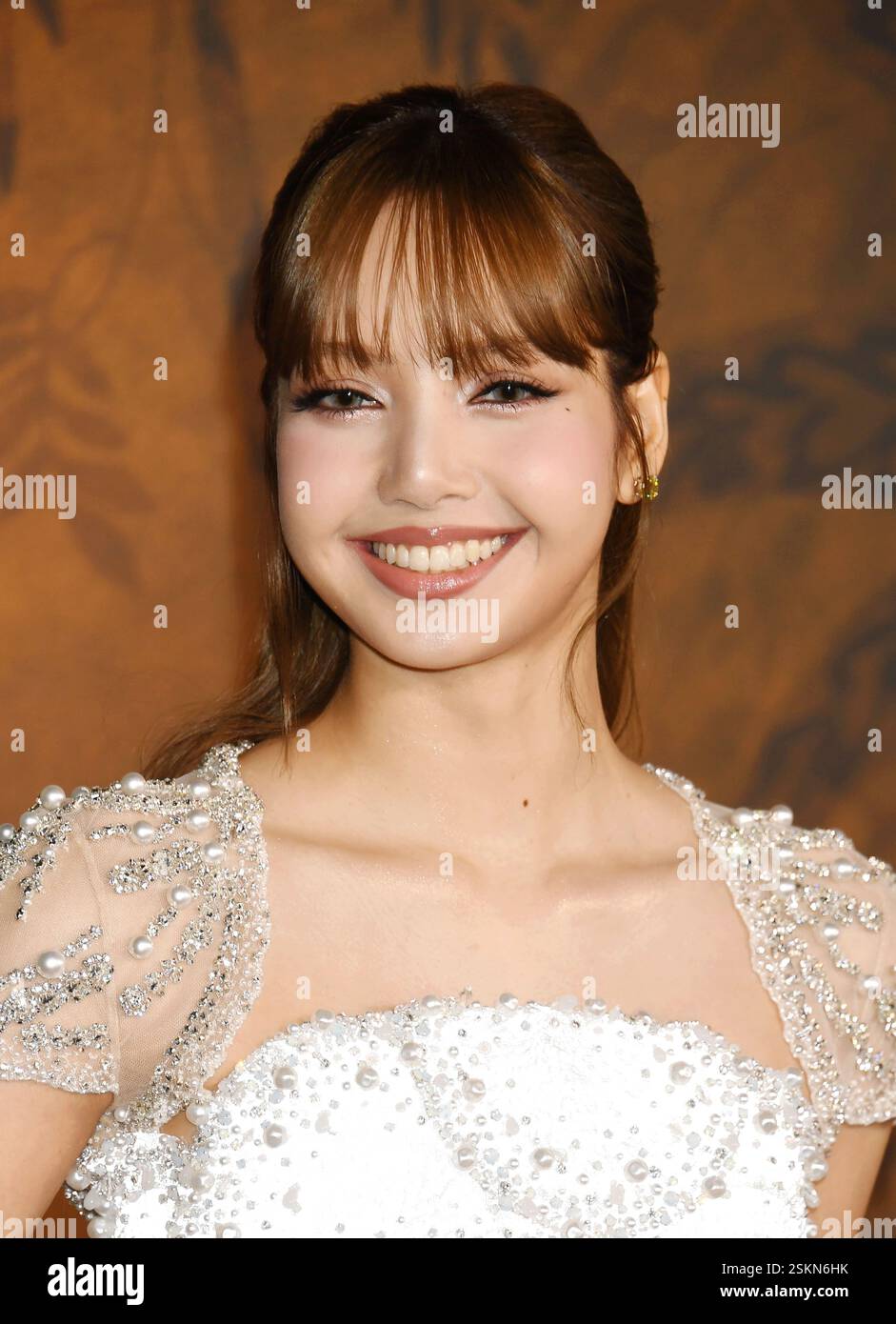 LOS ANGELES, CALIFORNIA - FEBRUARY 10: Lisa, aka Lalisa Manoban attends ...