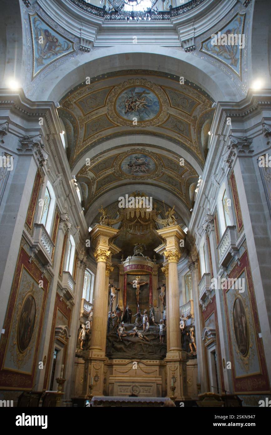 Bom Jesus do Monte church interior boasts an elaborate Baroque altar ...