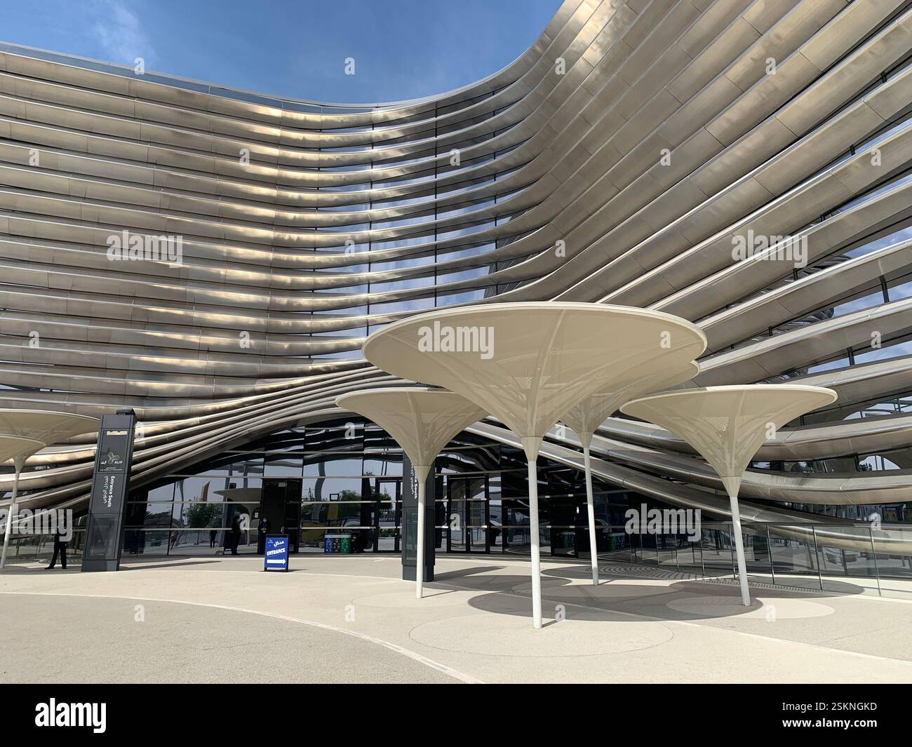 Mobility Pavilion curved metallic building at Dubai Expo Stock Photo ...
