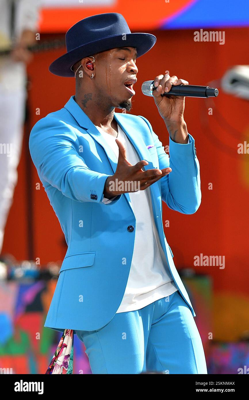 Good morning america summer concert hi-res stock photography and images ...