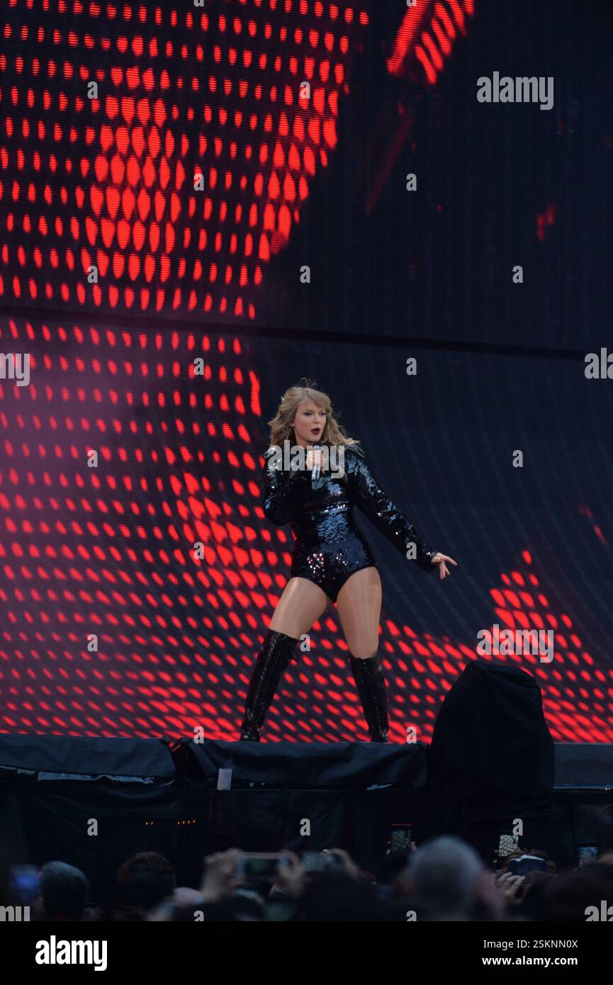 Taylor Swift perfroming at the Etihad Stadium in Manchester on 8th June ...
