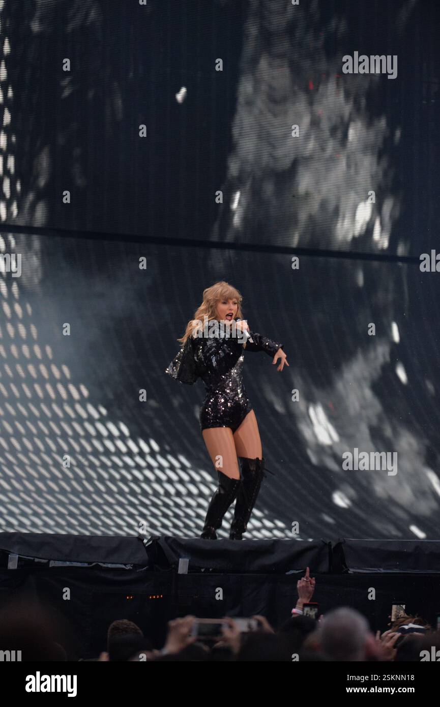 Taylor Swift perfroming at the Etihad Stadium in Manchester on 8th June ...