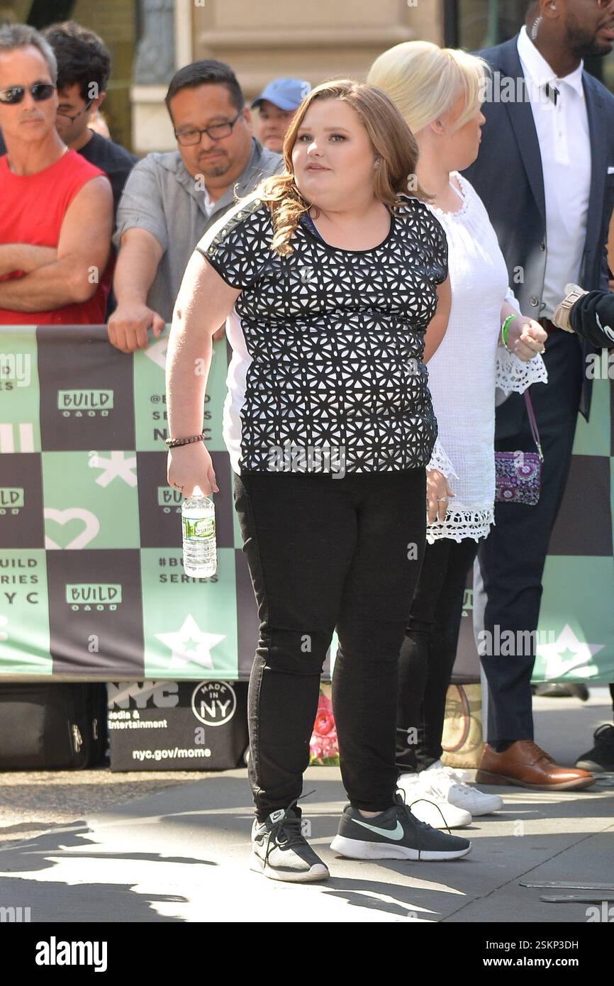 TV personalities Mama June and Honey Boo Boo made an appearance at ...