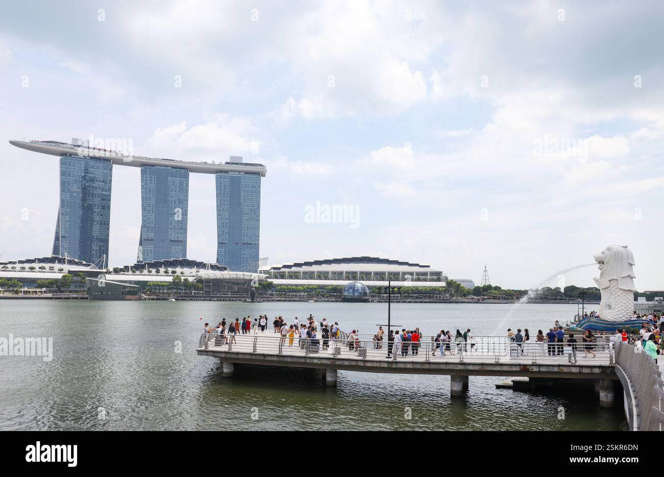 Singapore merlion with marina bay sands in the background Stock Photo ...