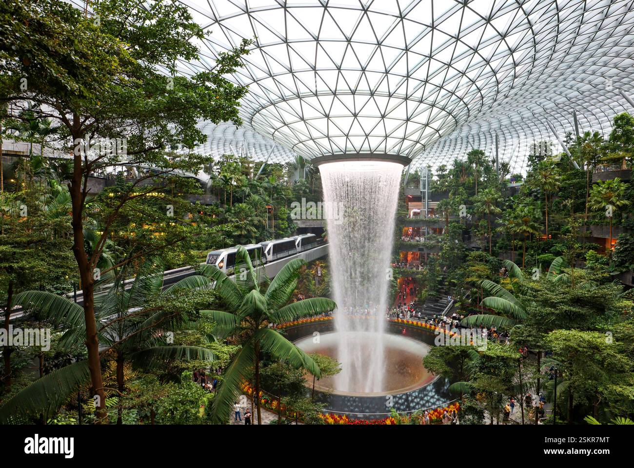 Jewel waterfall changi airport hi-res stock photography and images - Alamy