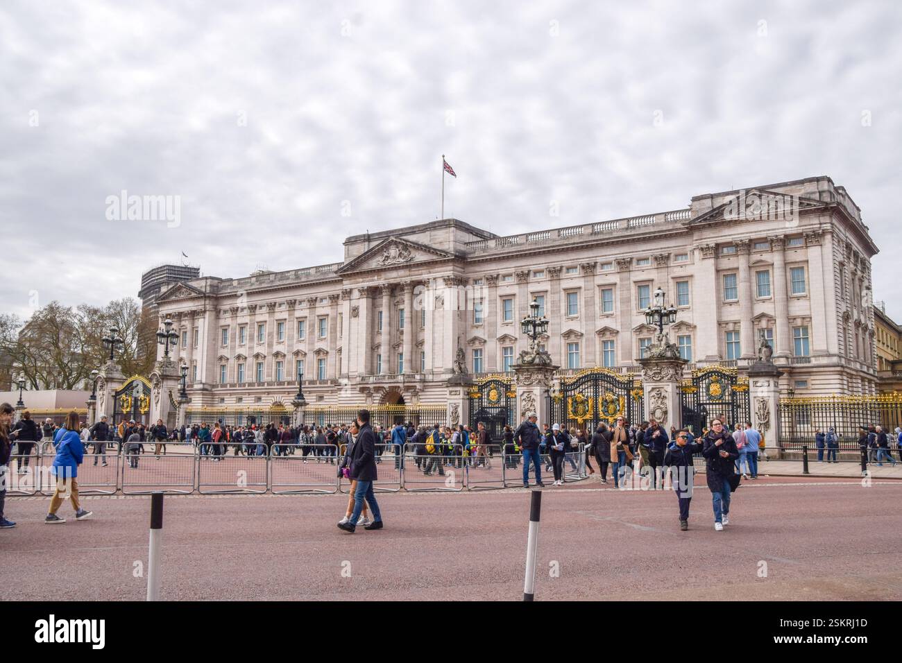 London, UK. 20th April 2023. Buckingham Palace exterior daytime view ...