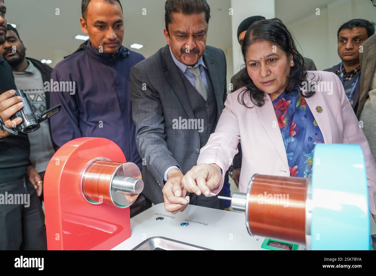 (250212) -- KATHMANDU, Feb. 12, 2025 (Xinhua) -- Bidya Bhattarai (R ...