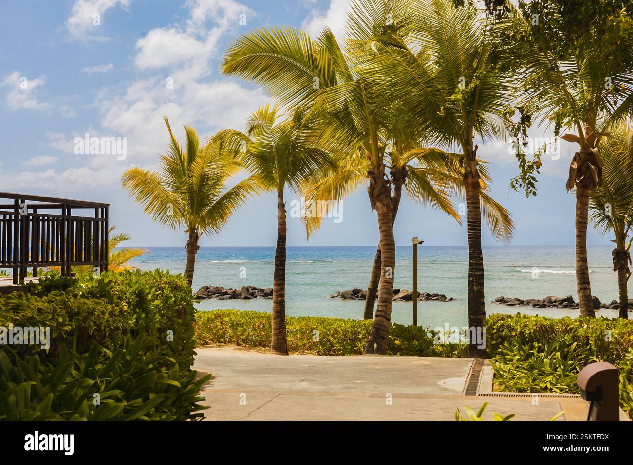 Tropical beachfront pathway lined hi-res stock photography and images ...