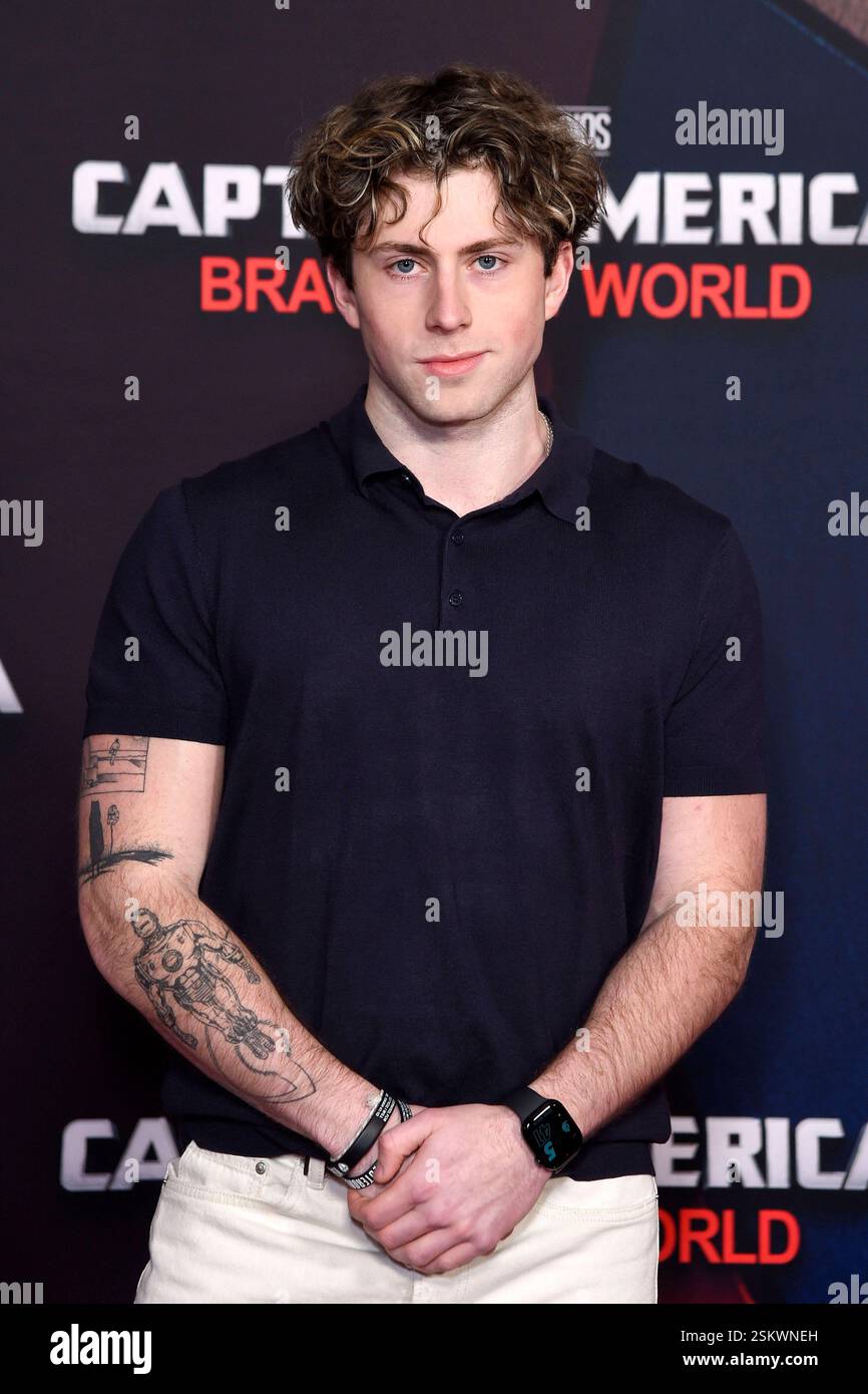 Dylan Stone bei der Weltpremiere des Kinofilms Captain America: Brave ...