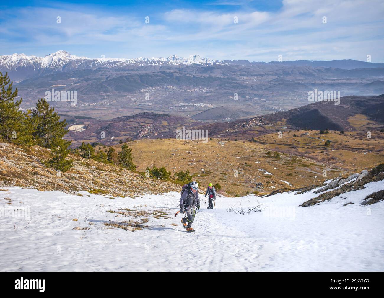 Monte ocre hi-res stock photography and images - Alamy