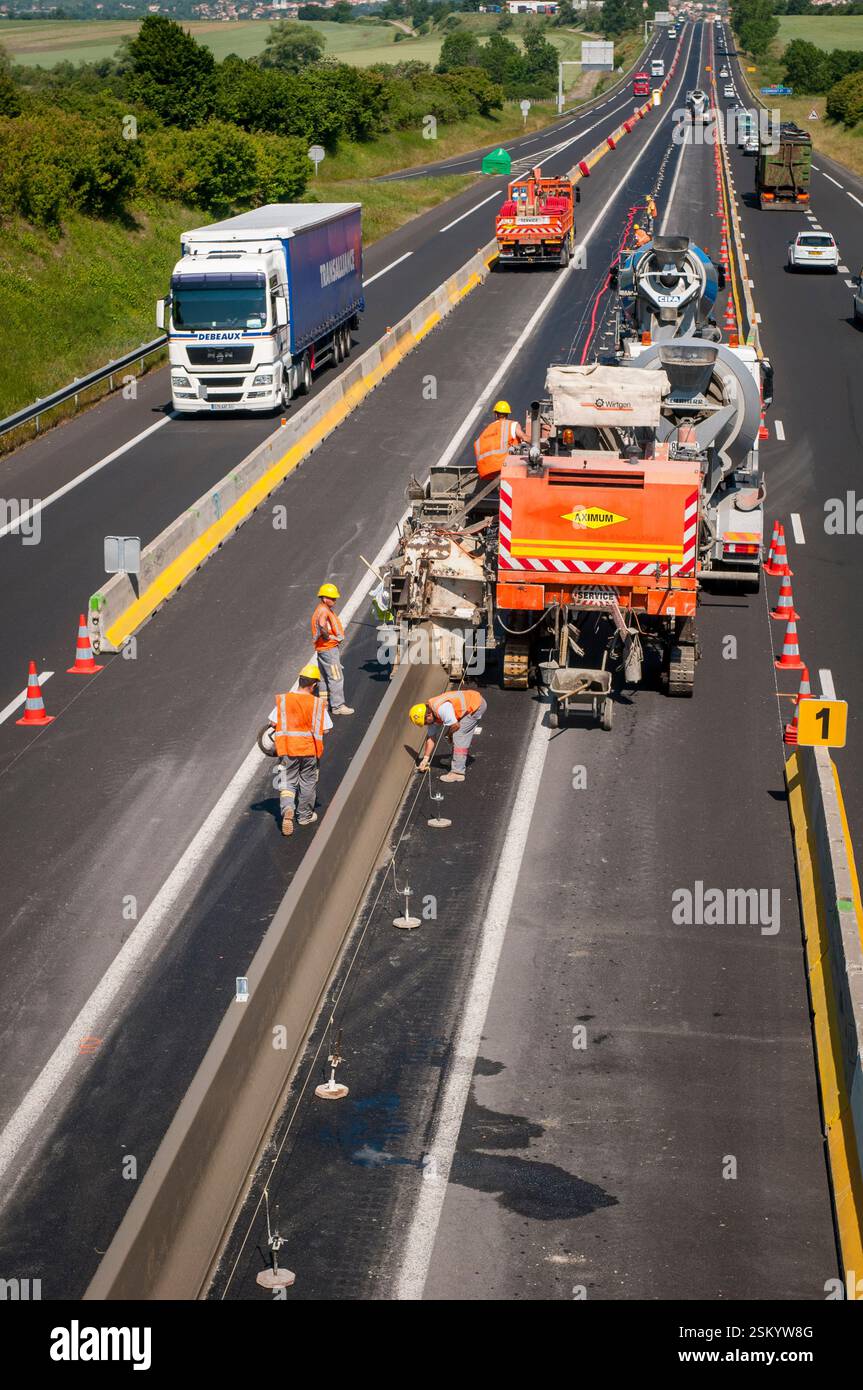 A75 motorway. Replacement of a central reservation with safety barriers ...