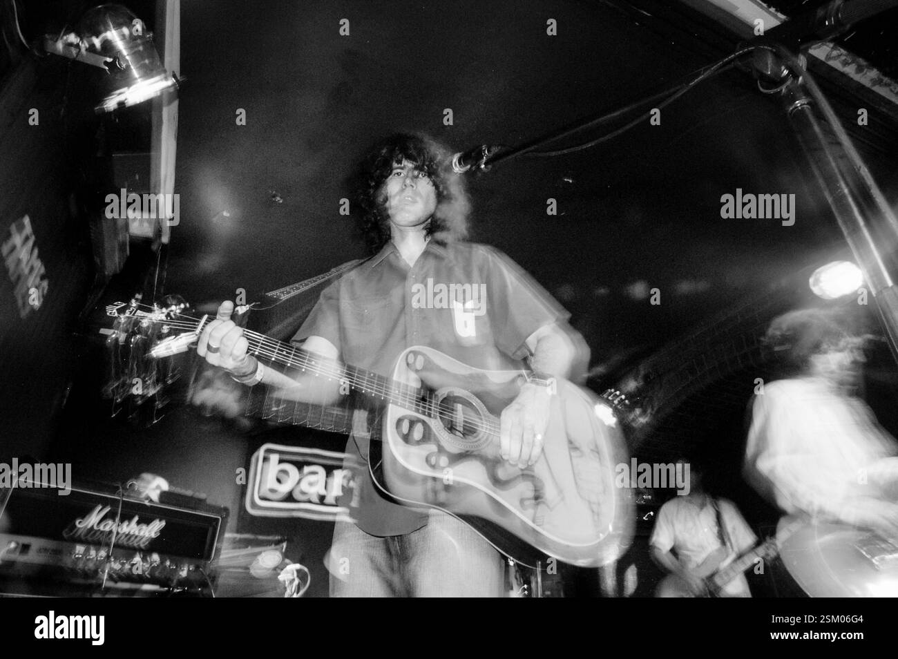 SUPER FURRY ANIMALS, CONCERT, 2004: Gruff Rhys of SUPER FURRY ANIMALS ...