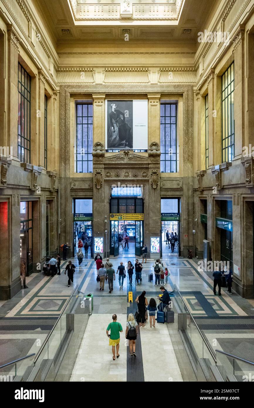 Milano centrale railway station entrance hi-res stock photography and ...