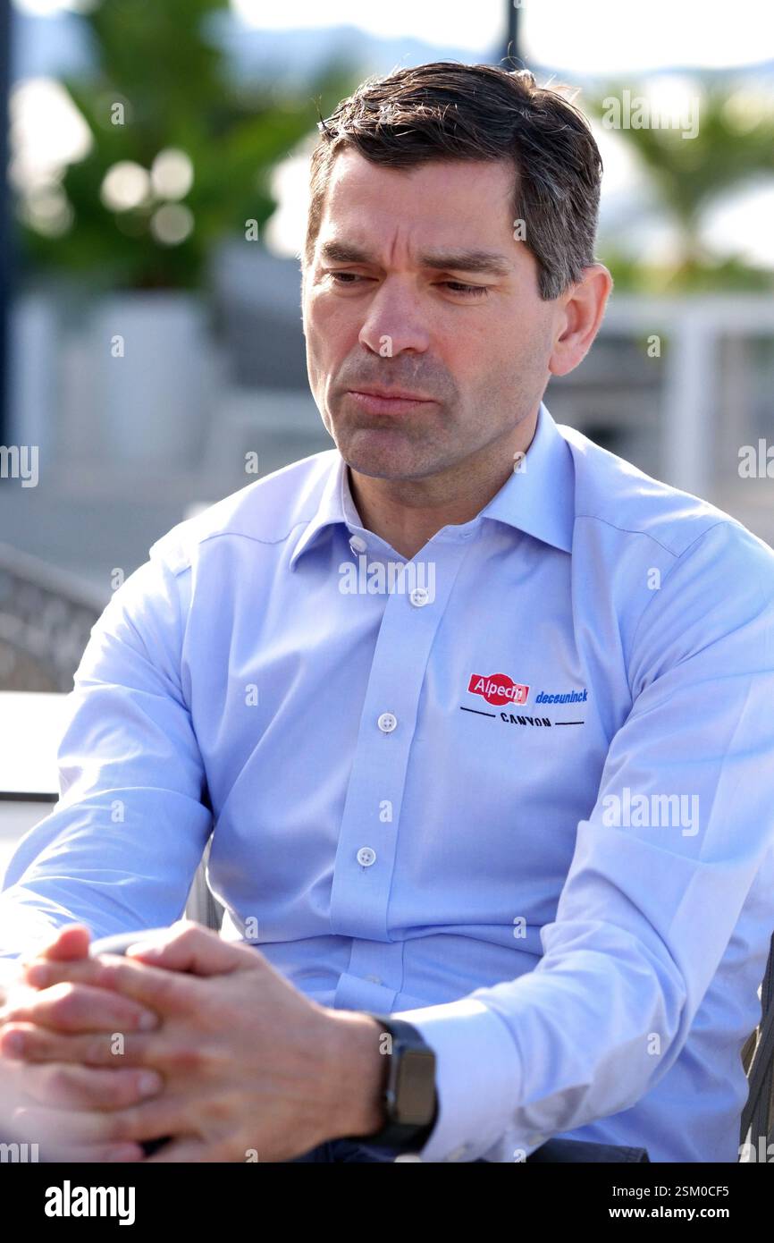 Pedreguer, Spain. 12th Feb, 2025. Alpecin-Deceuninck team manager ...