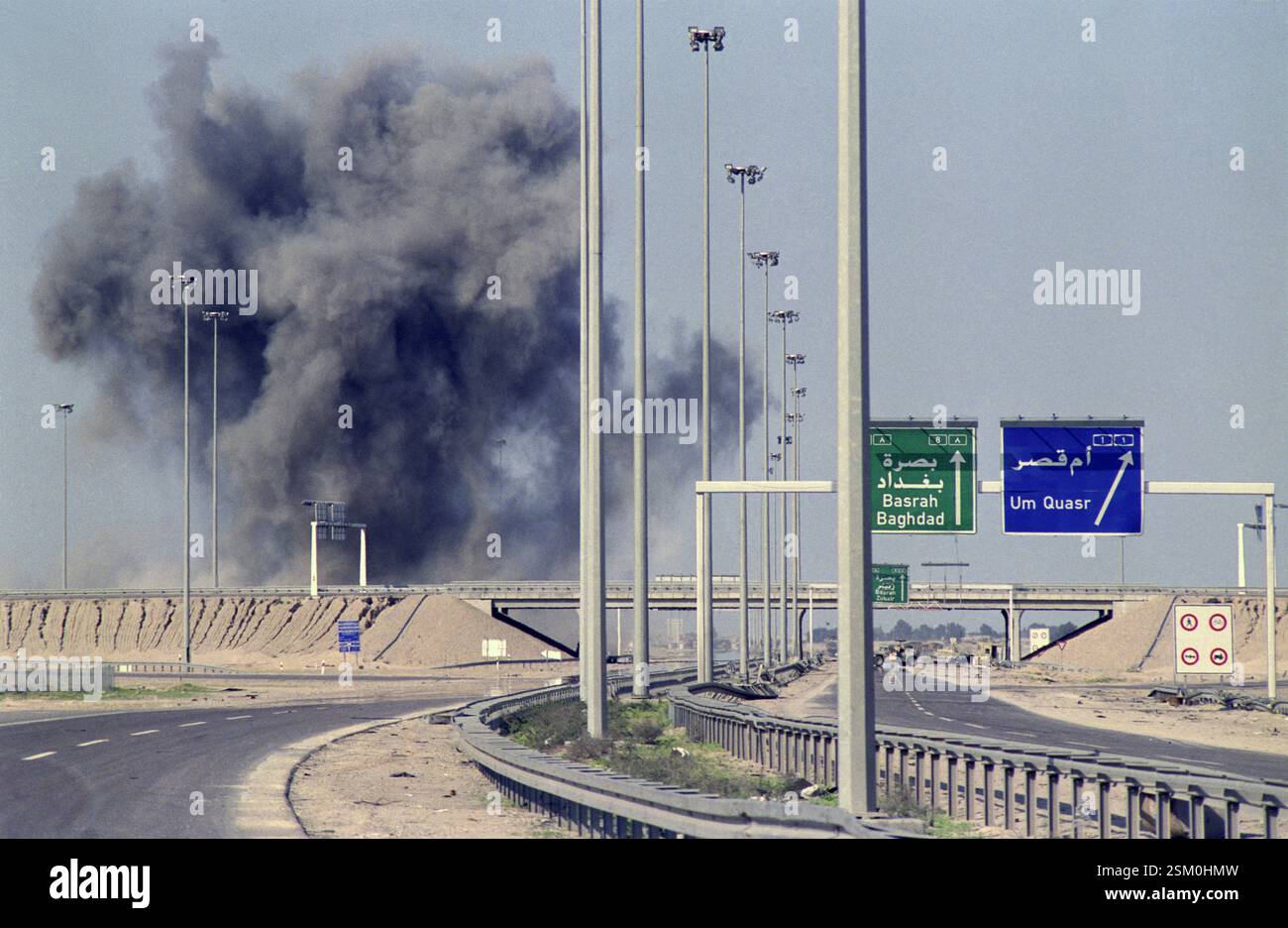 Gulf1991 First Gulf War: 27th March 1991 A huge cloud of smoke and dust ...