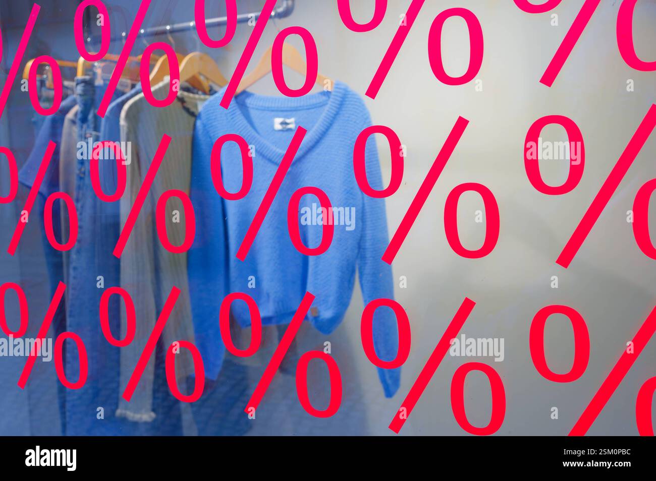 Alles billiger. Werbung für reduzierte Bekleidung. Ruhpolding Bayern ...