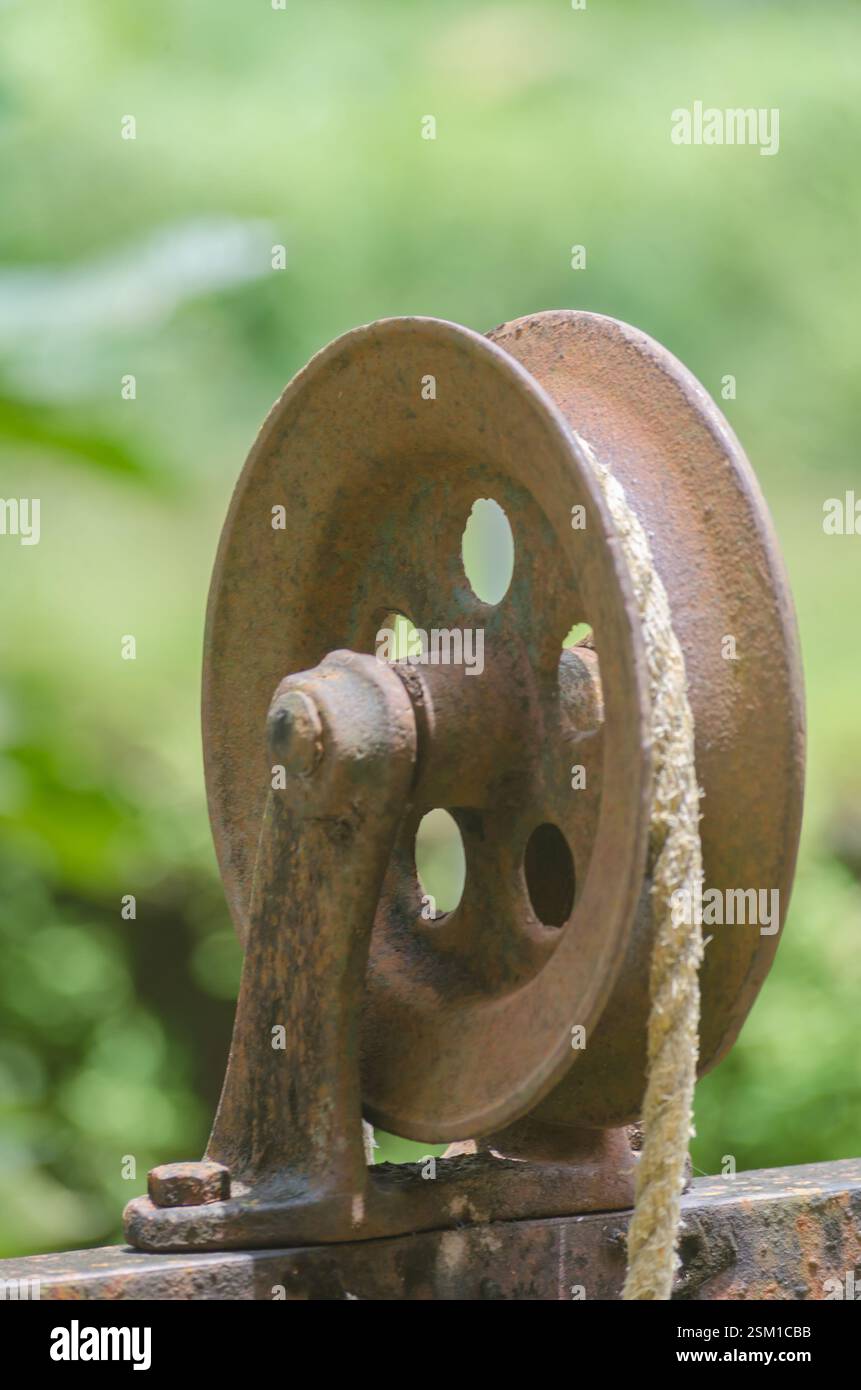 Water well pulley hi-res stock photography and images - Alamy