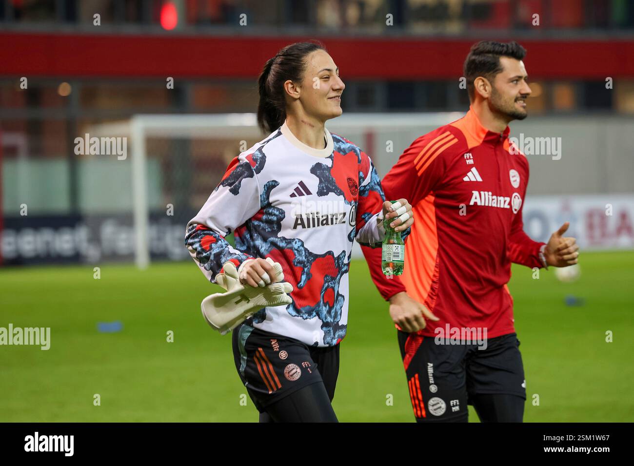 Muenchen, Deutschland. 12th Feb, 2025. Maria Luisa Grohs (FC Bayern ...