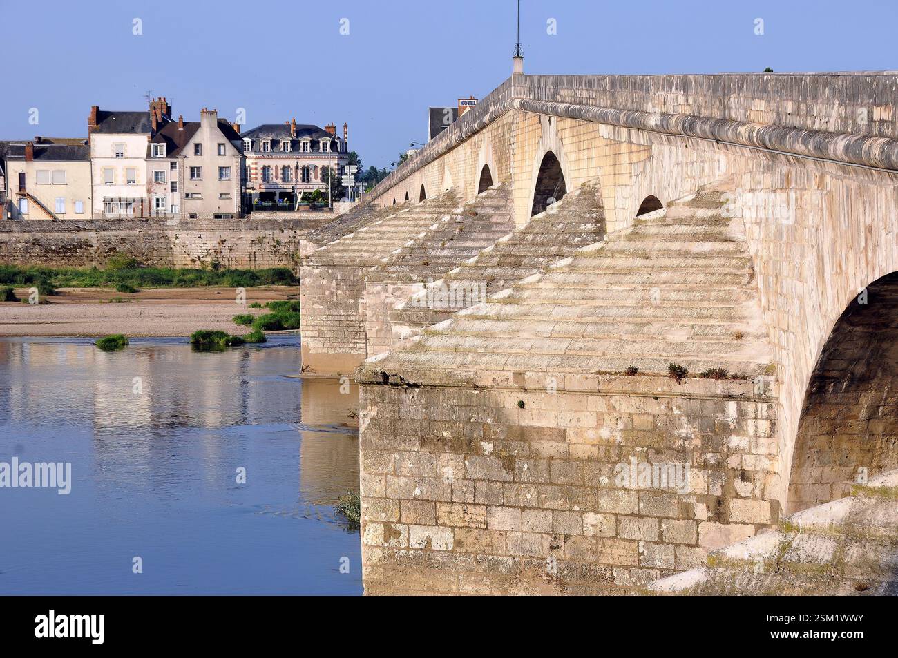 Old bridge, Vieux pont de Gien, France, Europe Stock Photo - Alamy