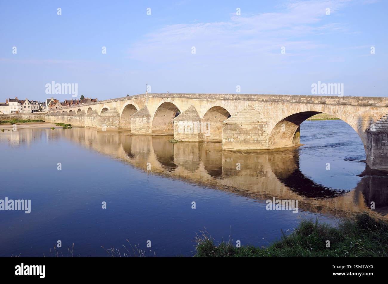 Old bridge, Vieux pont de Gien, France, Europe Stock Photo - Alamy