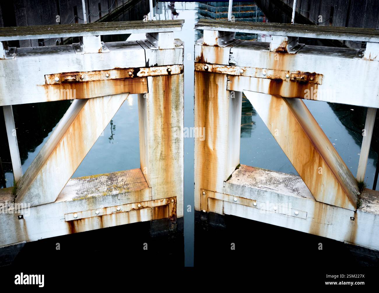 Ostend lock hi-res stock photography and images - Alamy