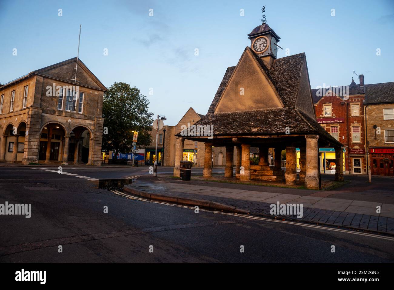 Butte Cross in Witney, England Stock Photo - Alamy
