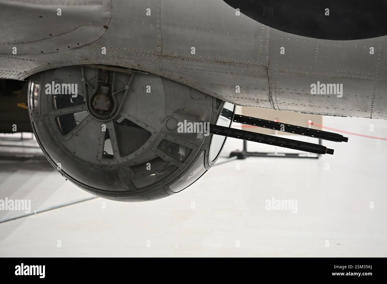 Ventral ball turret of a B17G Flying Fortress Stock Photo - Alamy
