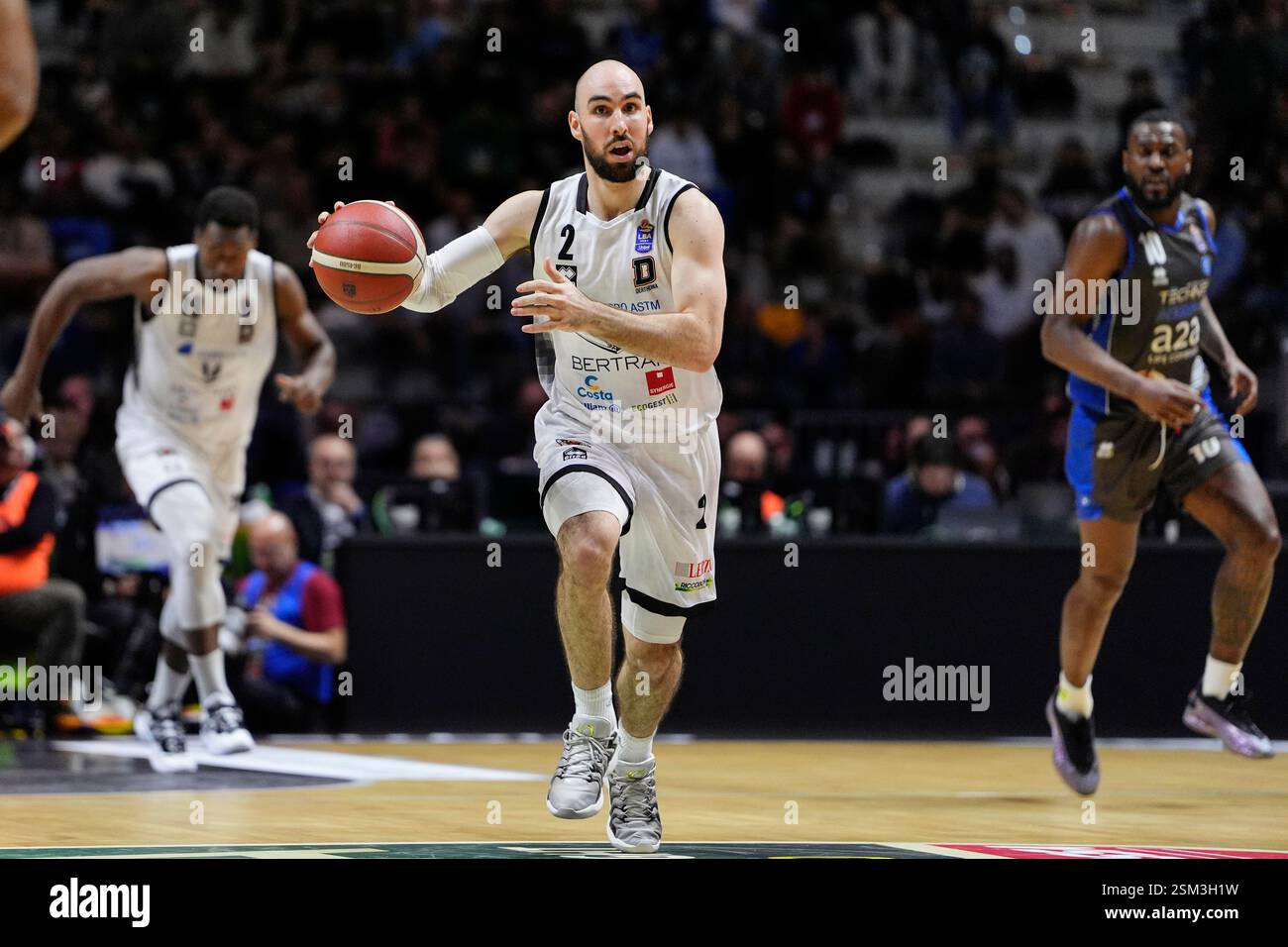 Torino, Italia. 12th Feb, 2025. Bertram Derthona Tortona Tommy Kuhse ...