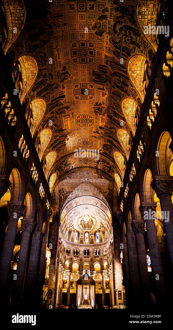 Stunning interior of Sanctuaire Sainte-Anne-de-Beaupré, Quebec, Canada ...