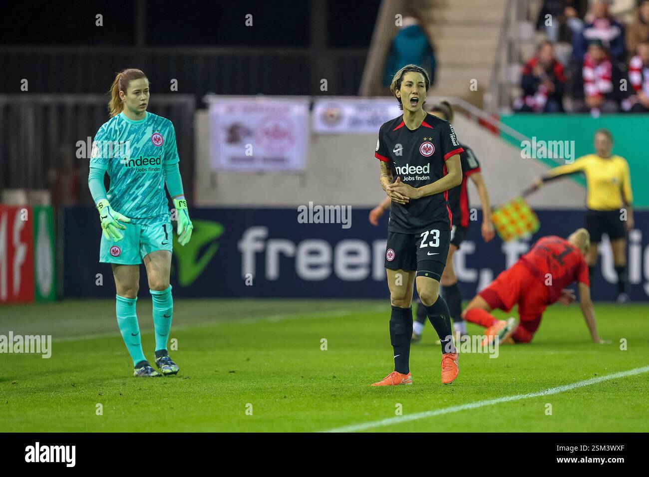 Muenchen, Deutschland. 12th Feb, 2025. Sara Doorsoun (Eintracht ...