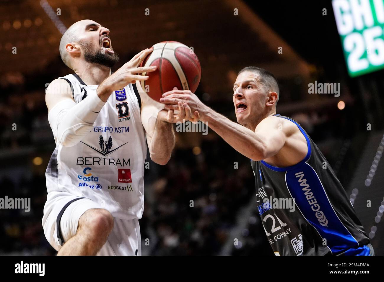 Torino, Italia. 12th Feb, 2025. Bertram Derthona Tortona Tommy Kuhse ...