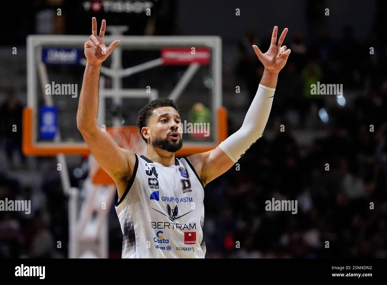 Torino, Italia. 12th Feb, 2025. Bertram Derthona Tortona Kyle Weems ...