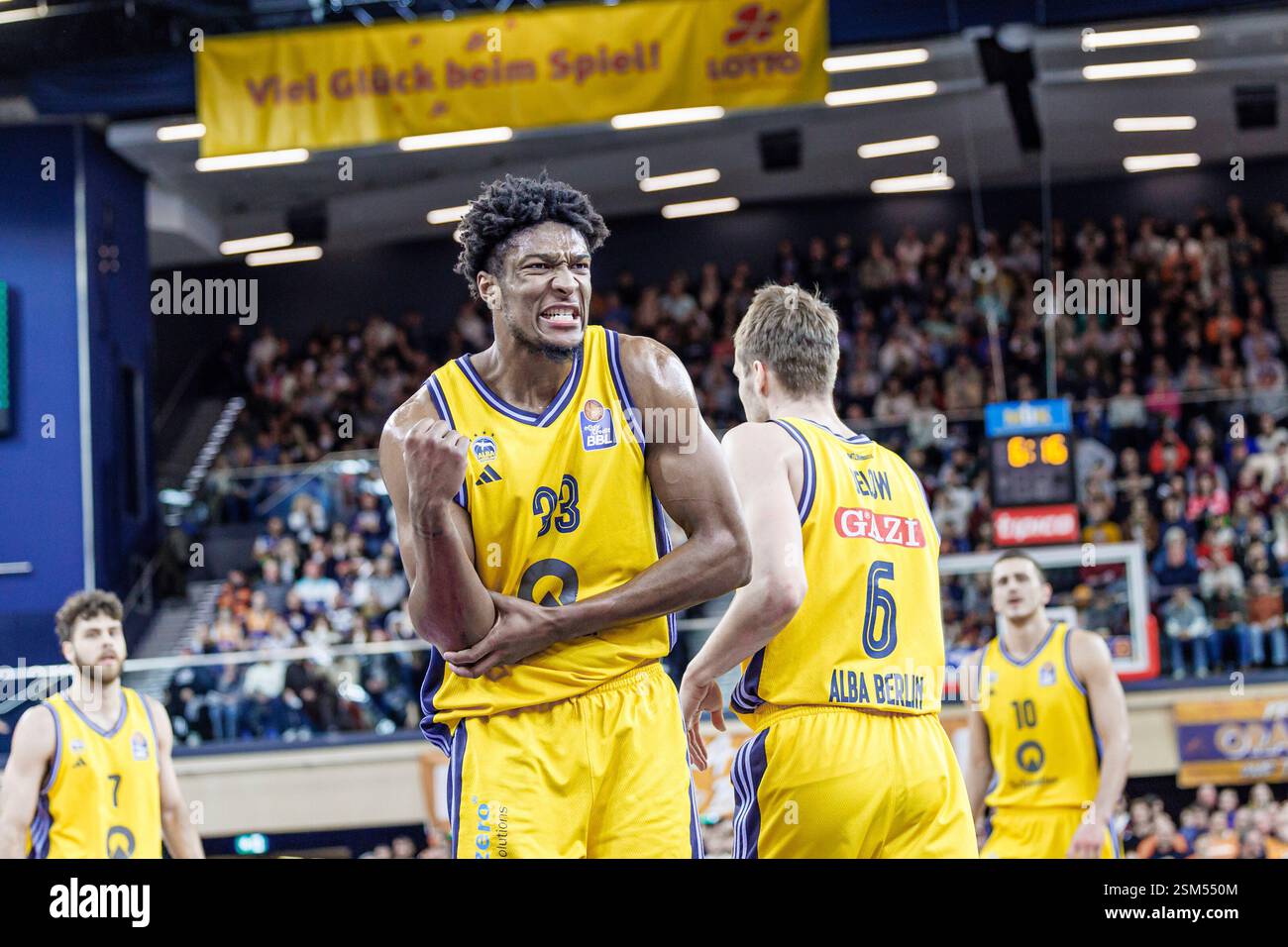Rostock, Deutschland. 12th Feb, 2025. David McCormack (#33), GER, Rostock Seawolves vs. Alba ...