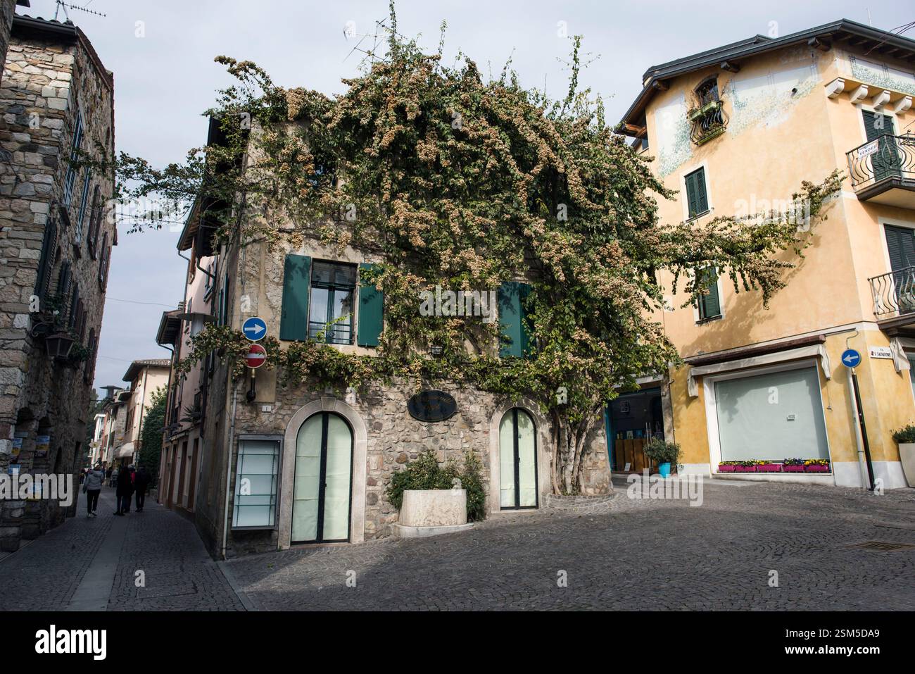 Sirmione, Italy. 7th Feb, 2025. A general view at Sirmione's historic ...