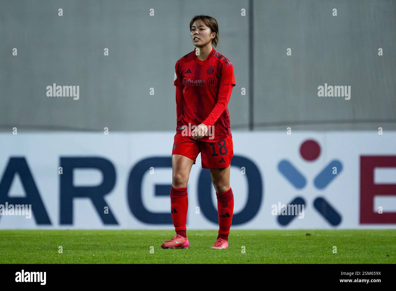 Muenchen, Deutschland. 12th Feb, 2025. Momoko Tanikawa (FC Bayern ...