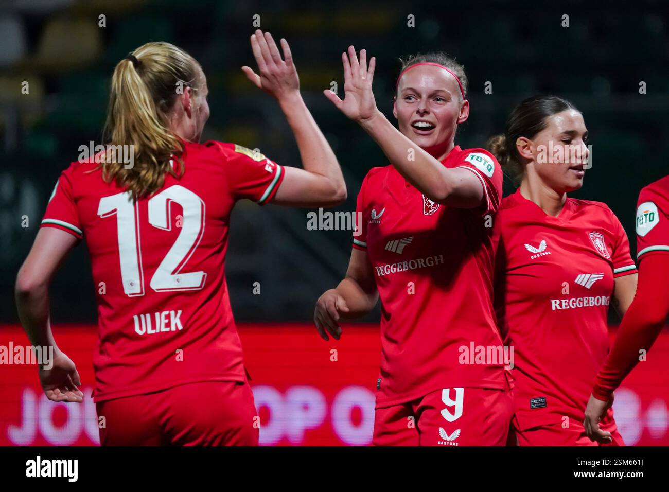 Den Haag, Netherlands. 12th Feb, 2025. DEN HAAG, NETHERLANDS - FEBRUARY 12: Leonie Vliek of FC ...