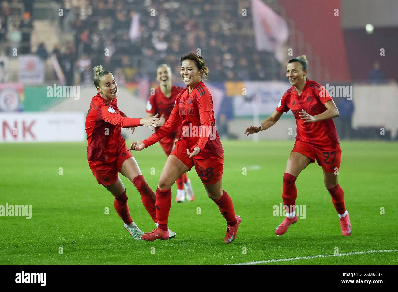 Muenchen, Deutschland. 12th Feb, 2025. Jubel zum Tor zum 3:1 durch ...