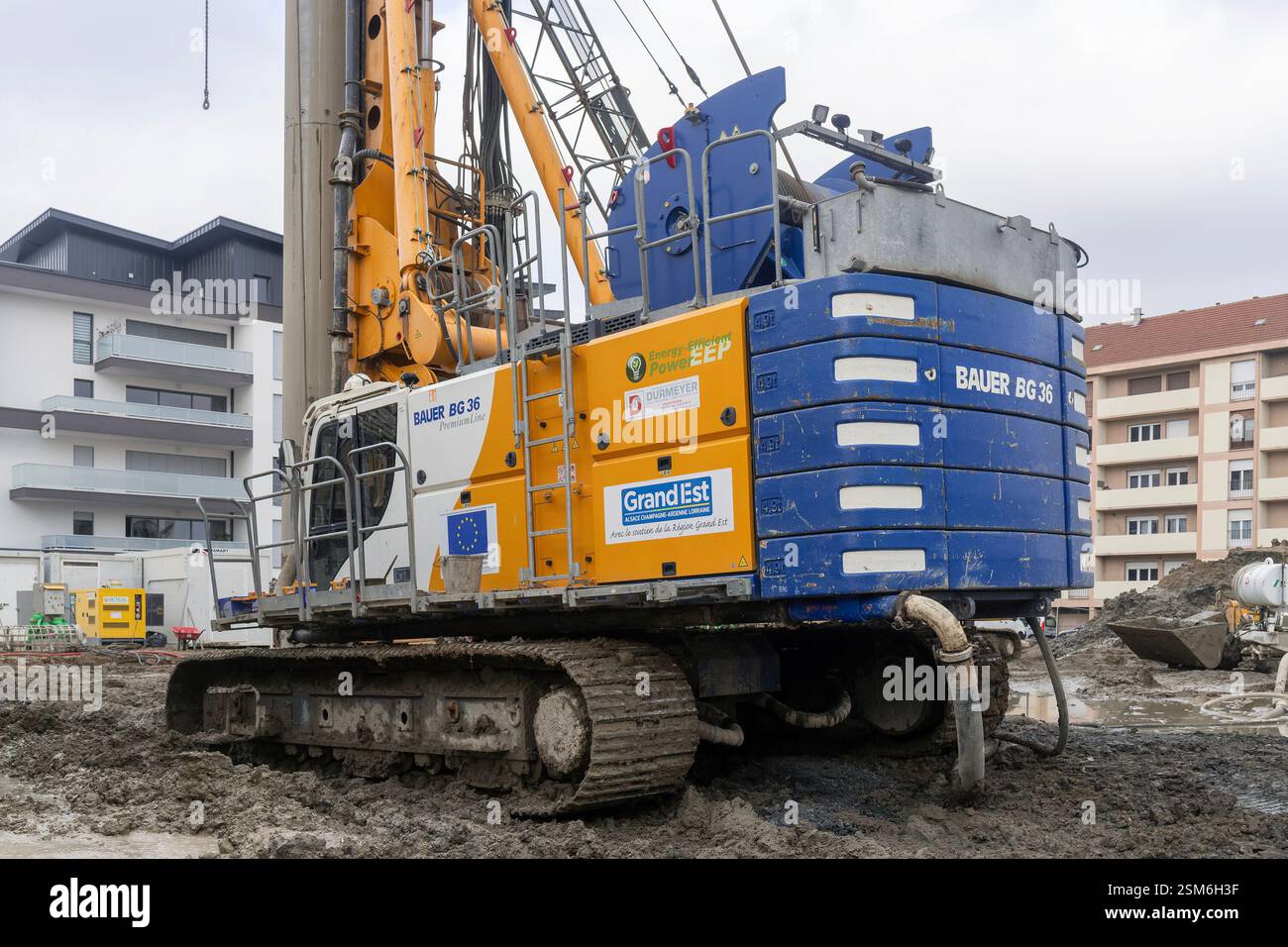 Metz, France - Yellow and blue drilling rig Bauer BG 36 for special ...