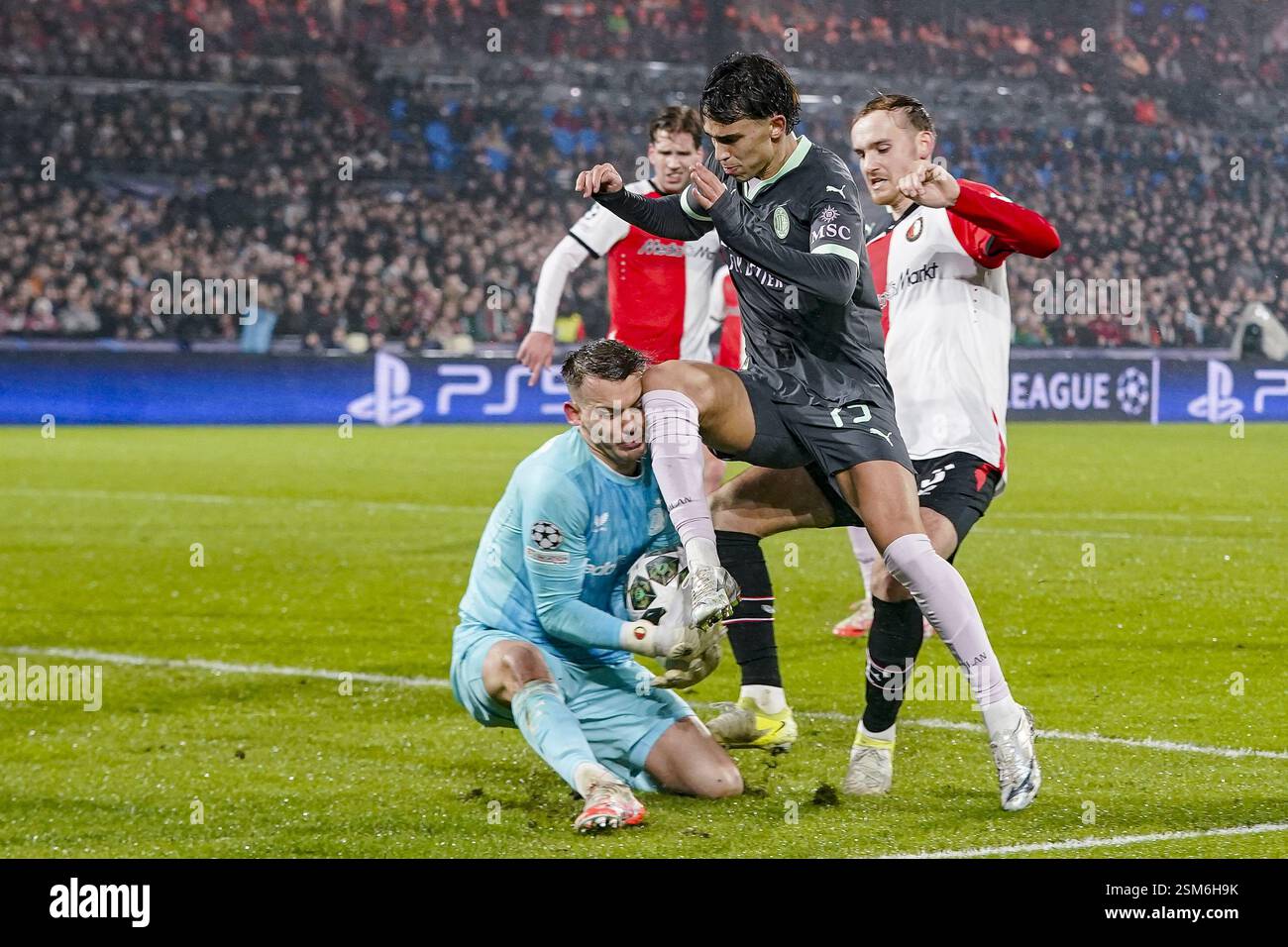 Rotterdam, Nederland. 12th Feb, 2025. ROTTERDAM, 12-02-2025, Stadium ...